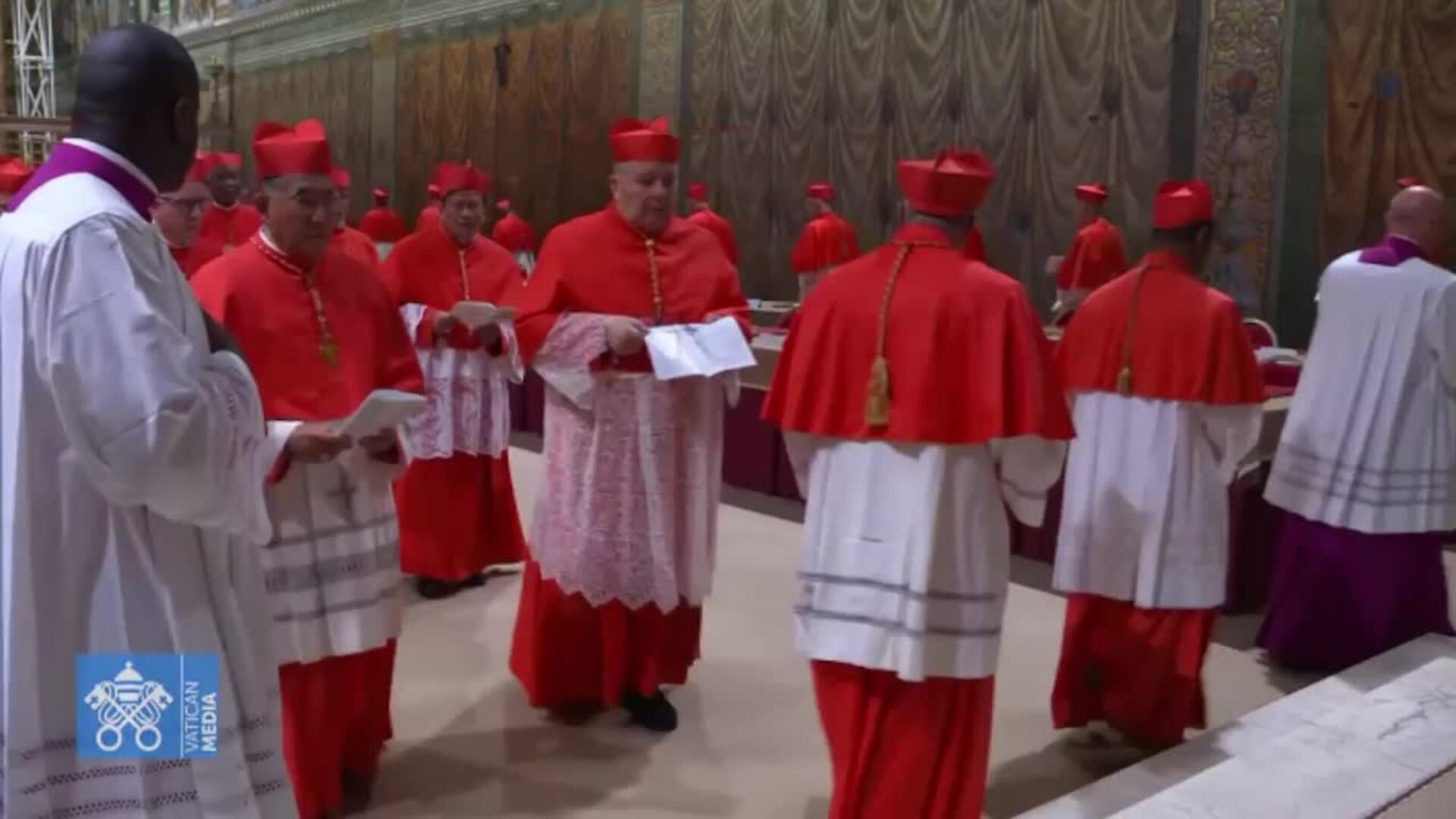 Los 133 cardenales electores entran en la Capilla Sixtina para dar comienzo al Cónclave | La Rioja
