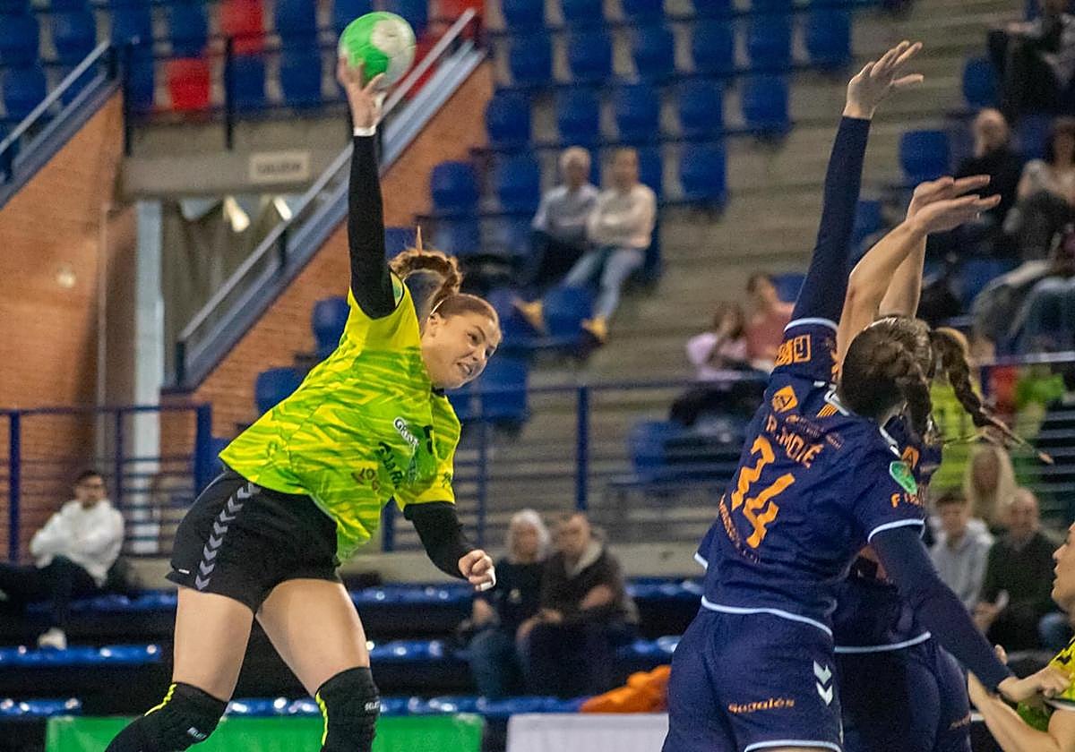 Balonmano | Liga Guerreras Iberdrola: El Grafometal despeja dudas con ...