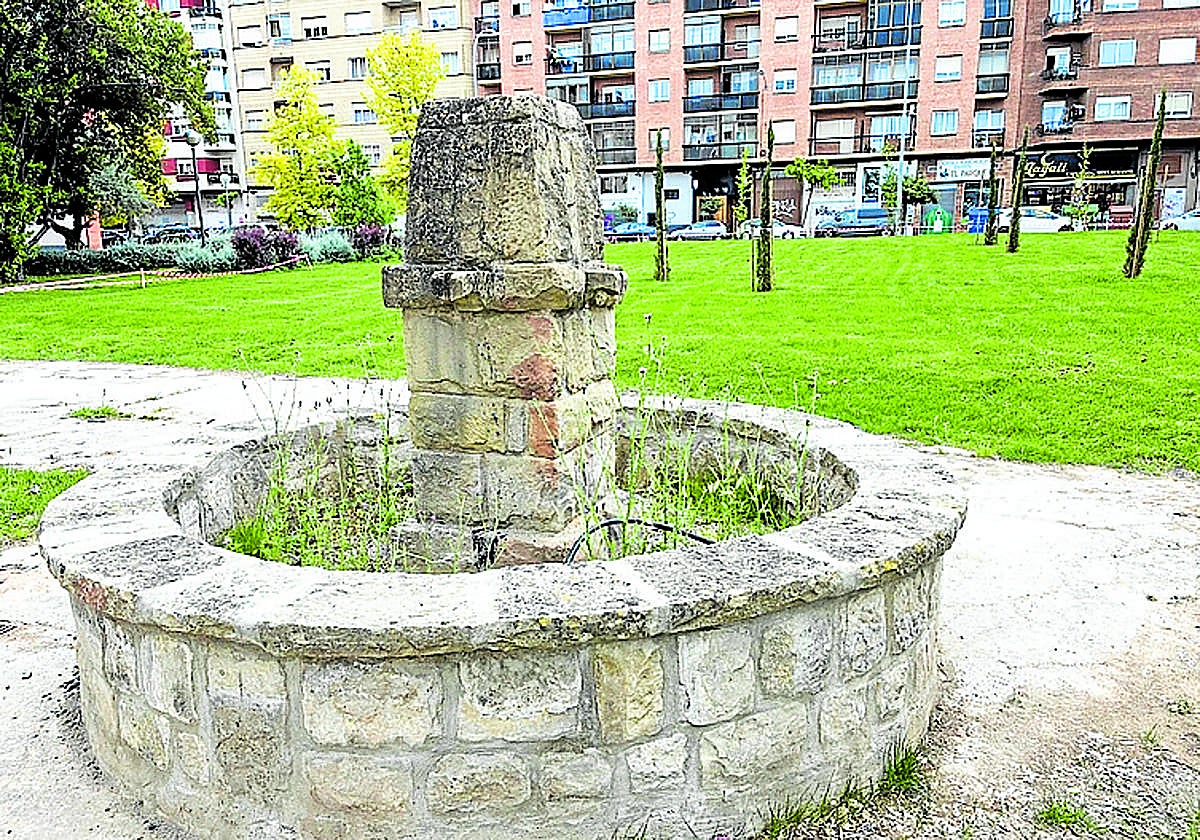 Dejadez en el cementerio y la situación de urgencias, en el Teléfono ...