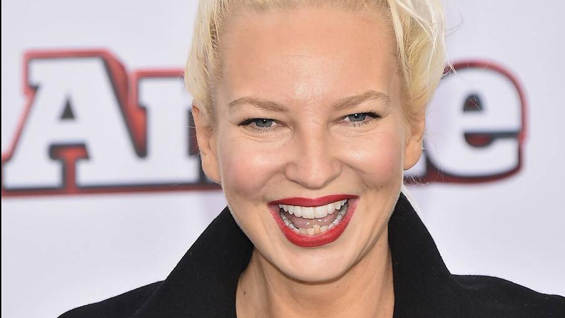 Qué enfermedad tiene Sia | La cantante Sia desvela que es autista | Las ...