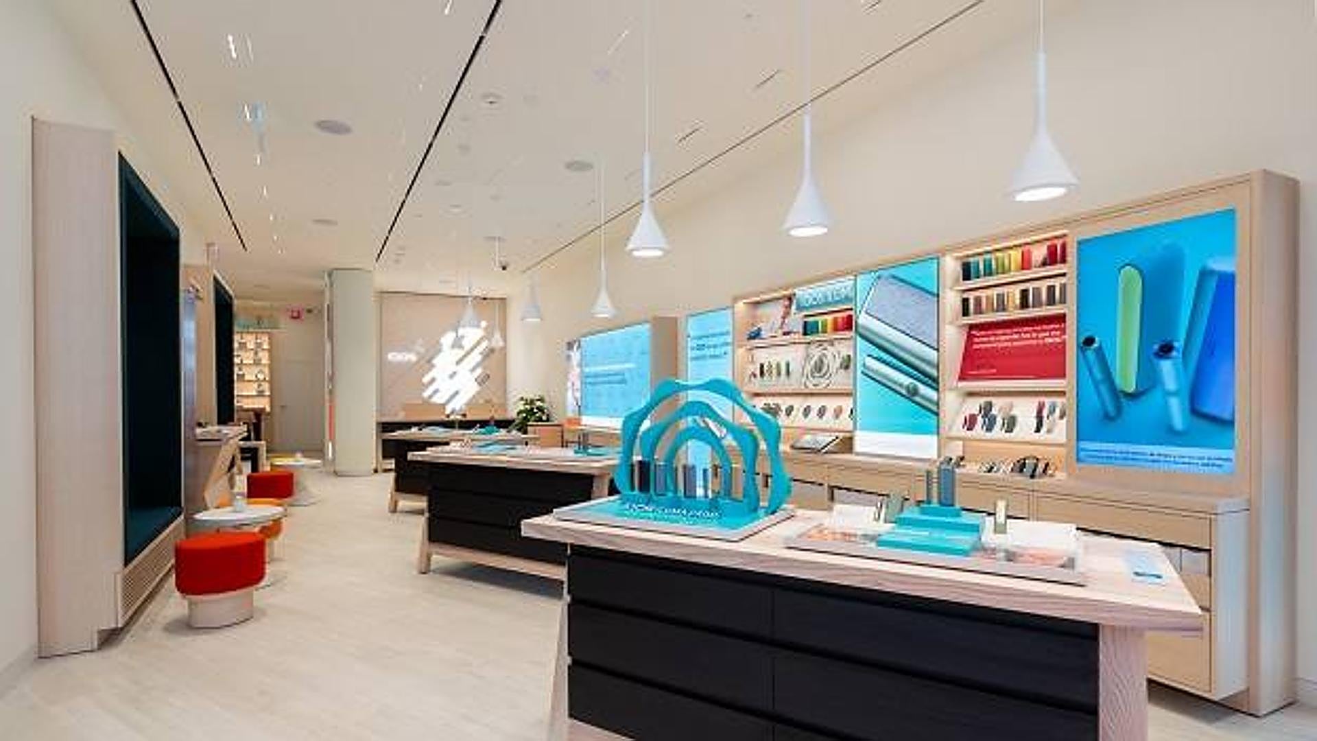 Llega a Valencia la nueva IQOS Boutique | Las Provincias