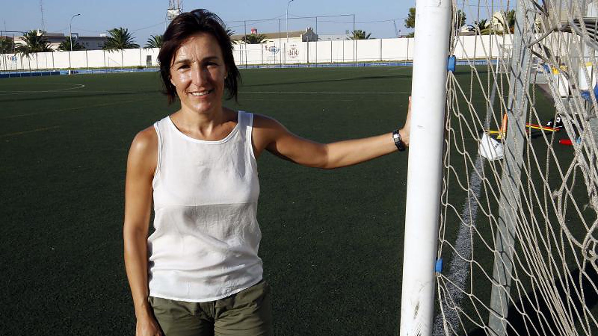 Rosa Castillo, emblema del Levante femenino, deja de ser la ...