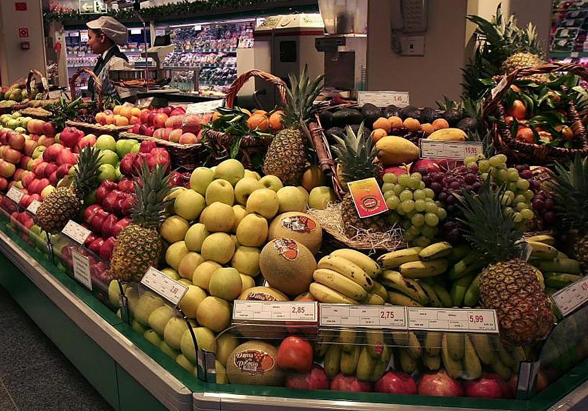 El Corte Inglés vende a Carrefour 47 Supercor y abrirá supermercados de ...