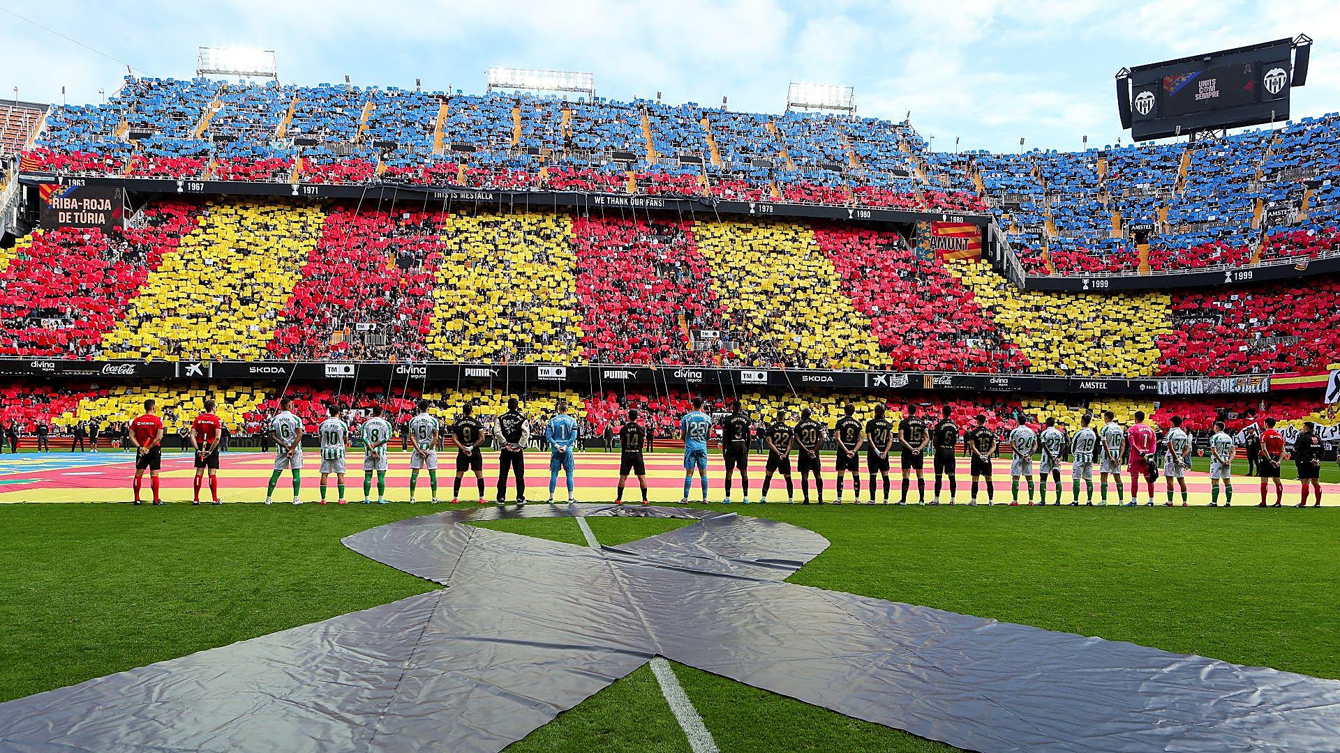 Homenaje Valencia-Betis | Mestalla llora a las víctimas de la trágica ...