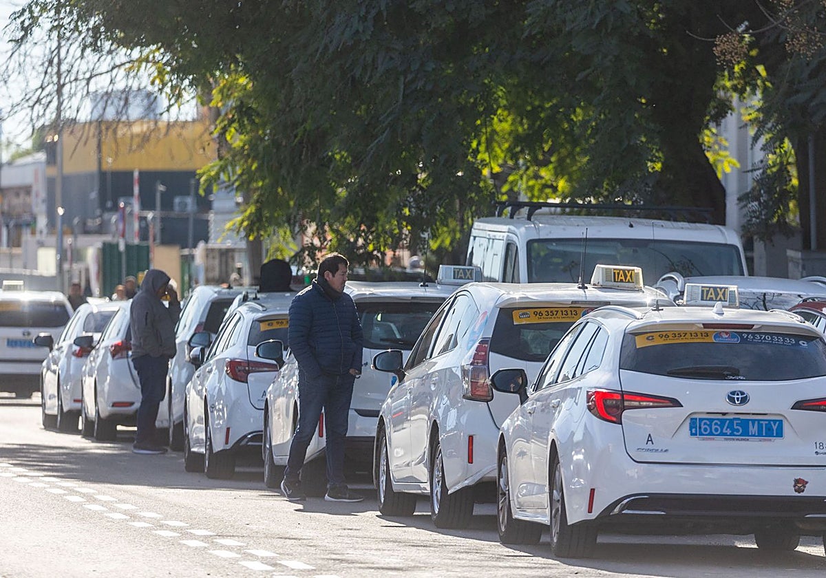 Las tarifas del taxi en Valencia suben un 9%: el viaje mínimo ya roza ...