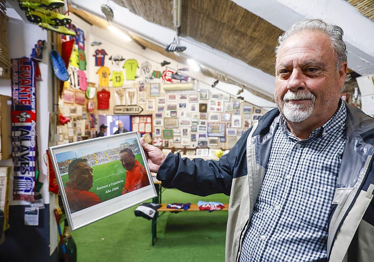 Raimon, una vida entera dedicada a mimar el césped y al Levante | Las ...