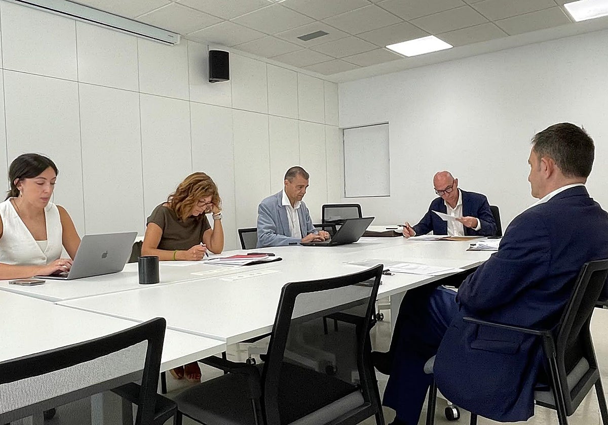 Gozálbez (Vox): «Hemos enterrado definitivamente Valencia Activa» | Las ...