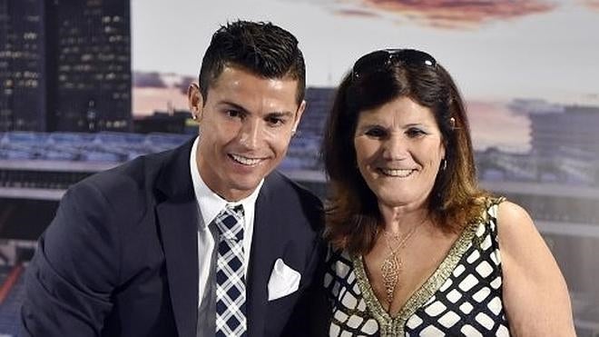 La Madre De Cristiano «pensé En Abortar Las Provincias