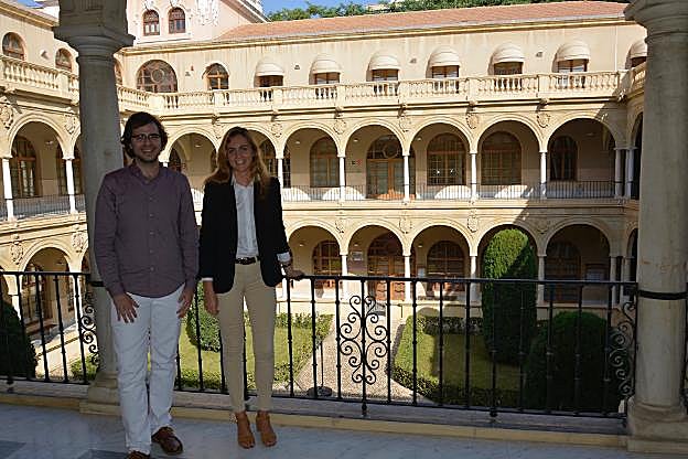 Premian a dos alumnos por su innovación en el ámbito de la justicia ...