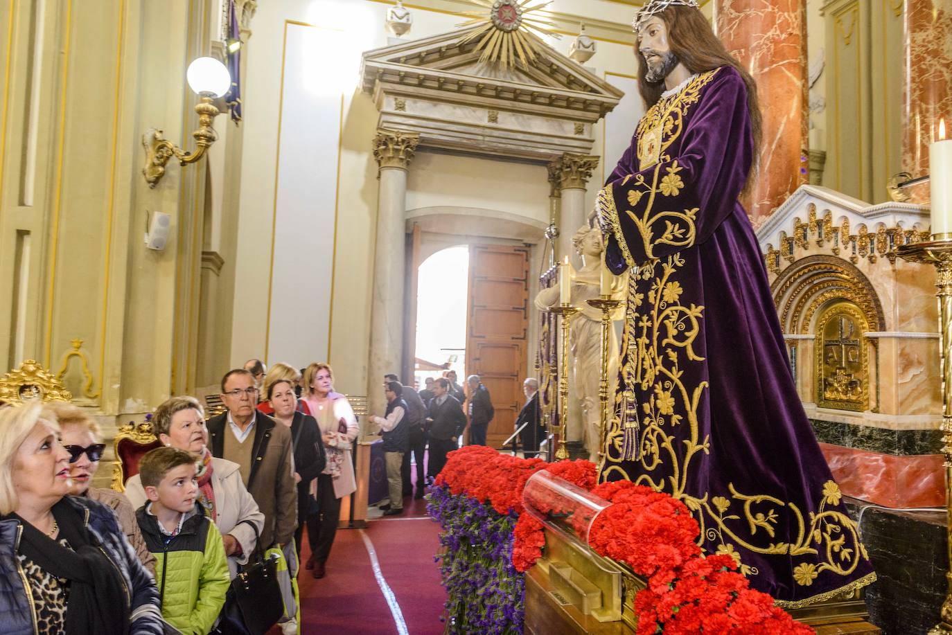 Fotos: La devoción al Cristo del Rescate, sin besapié, en imágenes | La ...