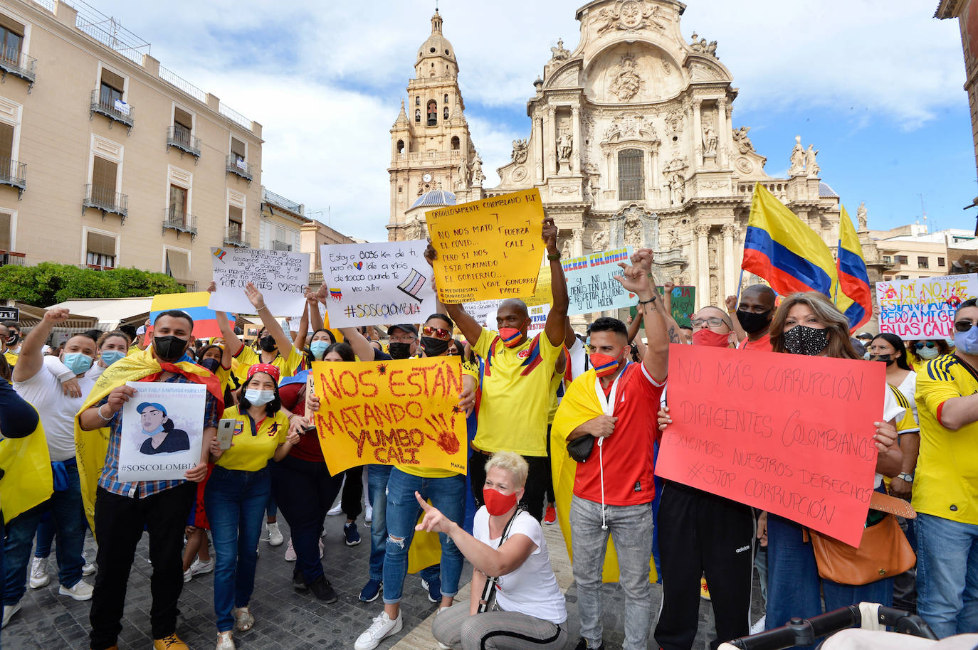 Fotos: SOS por Colombia en la plaza de la Catedral de Murcia | La Verdad