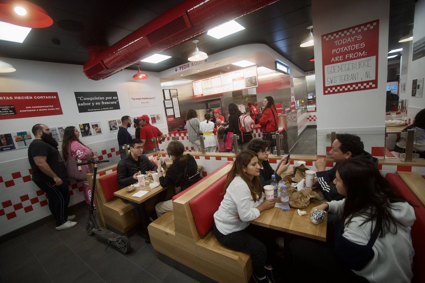 Fotos: Las imágenes de la apertura de Five Guys en Murcia | La Verdad