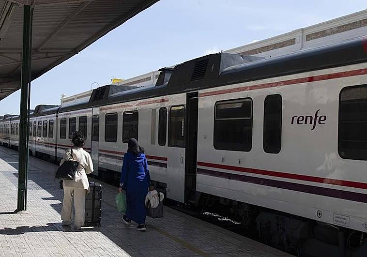 Renfe emite 30.672 abonos gratis de Media Distancia y Cercanías | La Verdad