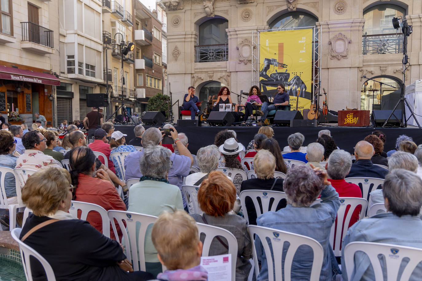 El original arte urbano rompe moldes en el Mucho Más Mayo de Cartagena ...