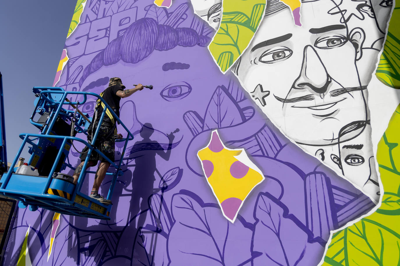 El original arte urbano rompe moldes en el Mucho Más Mayo de Cartagena ...