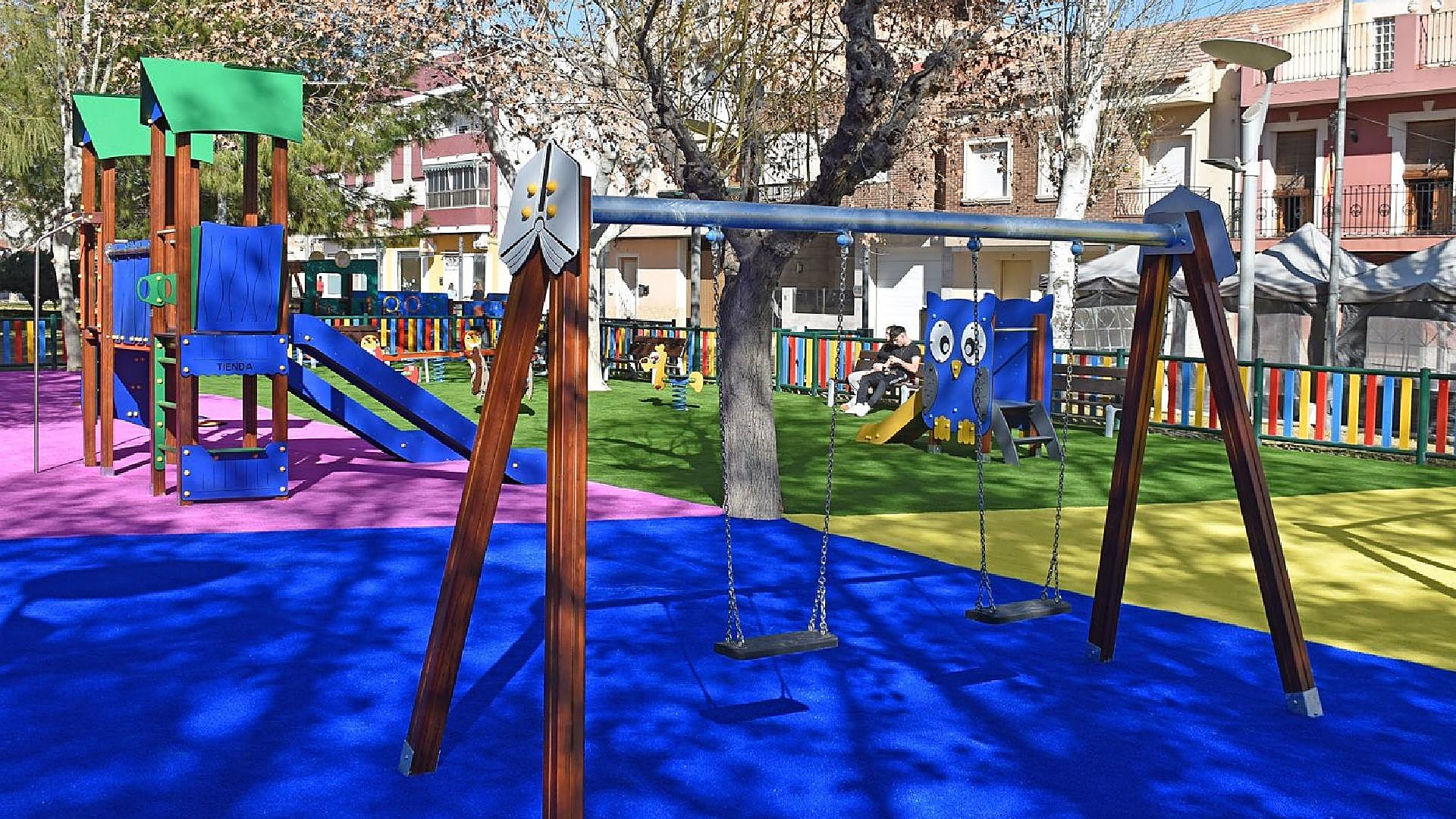 El parque de la Constitución de Las Torres de Cotillas estrena juegos ...