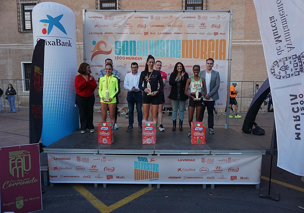 Las imágenes del podio de la San Silvestre de Murcia 2025 | La Verdad