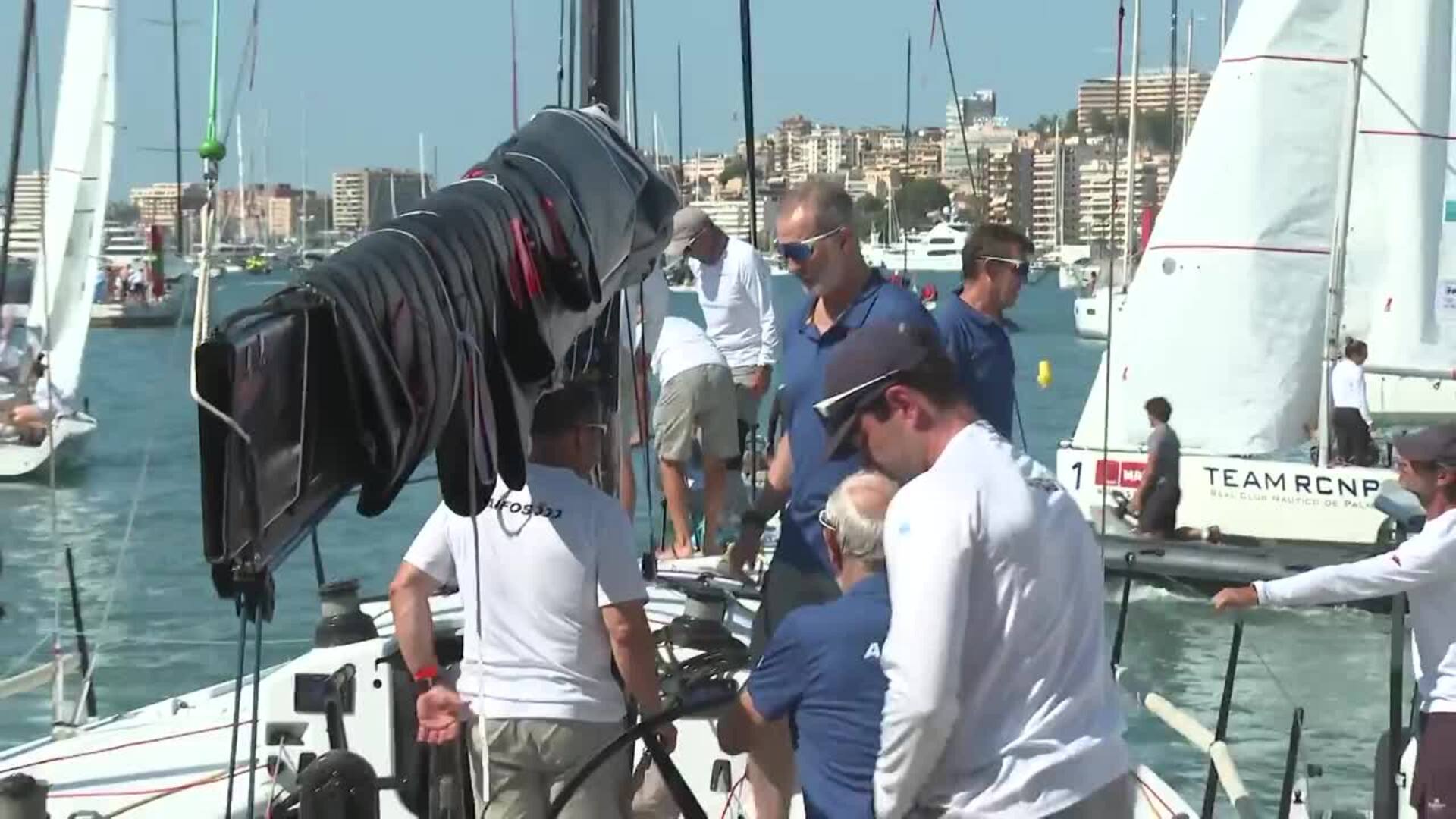 El Rey Felipe VI regresa al mar tras el incidente en el Aifos en la ...