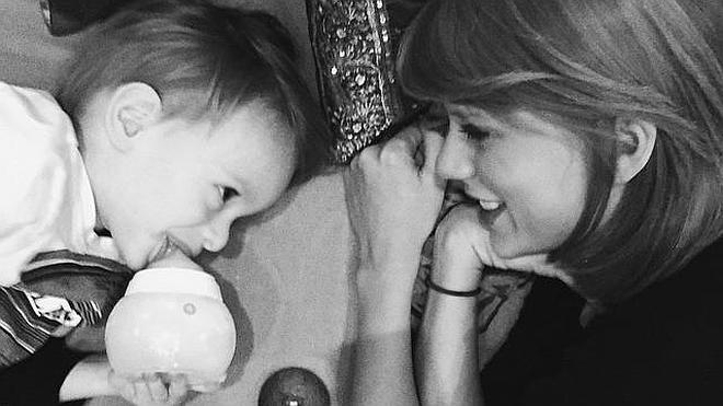 Taylor Swift tranquiliza a los bebés | La Verdad