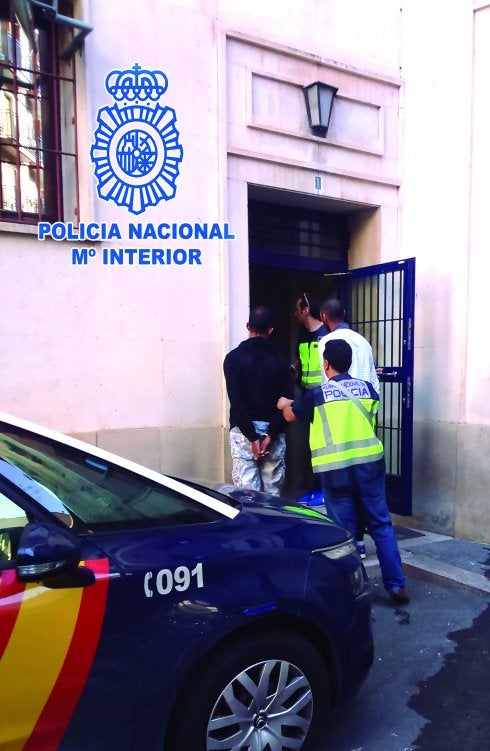 El juzgado manda a prisión a los patrones argelinos de dos pateras con ... El juzgado manda a prisión a los patrones argelinos de dos pateras con ...