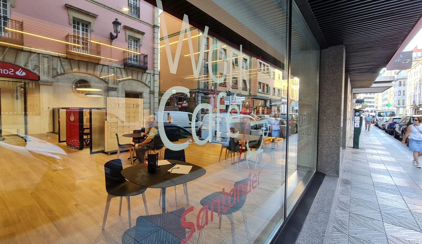 Fotos: Un café y ¿un banco? | leonoticias.com