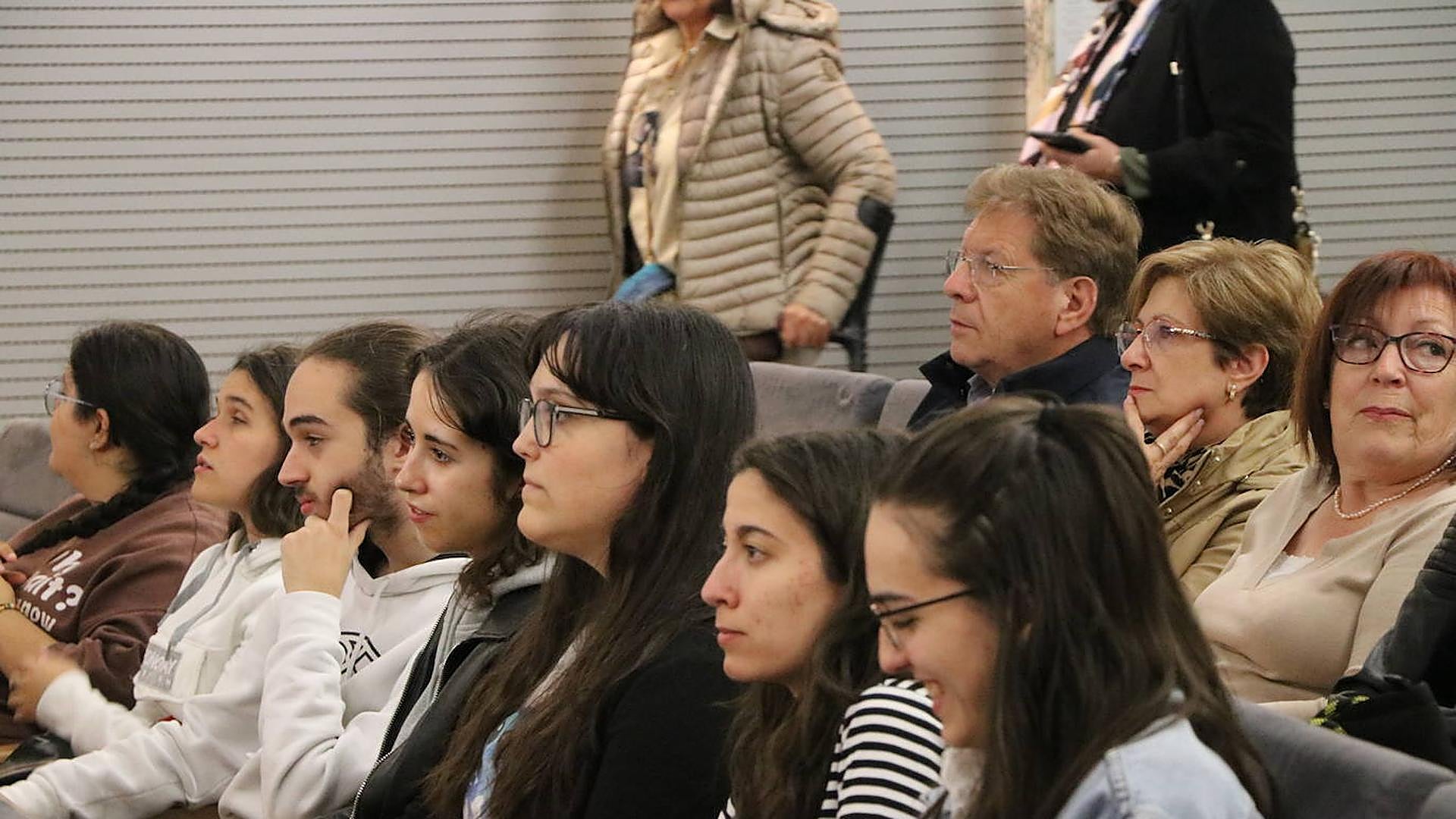 La leonesa Isabel Robles presenta la novela 'Las tinieblas de Roma ...