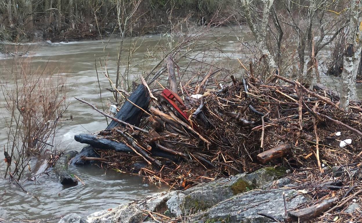 El río Tuerto aumenta su caudal y continúa en alerta a su paso por San ...