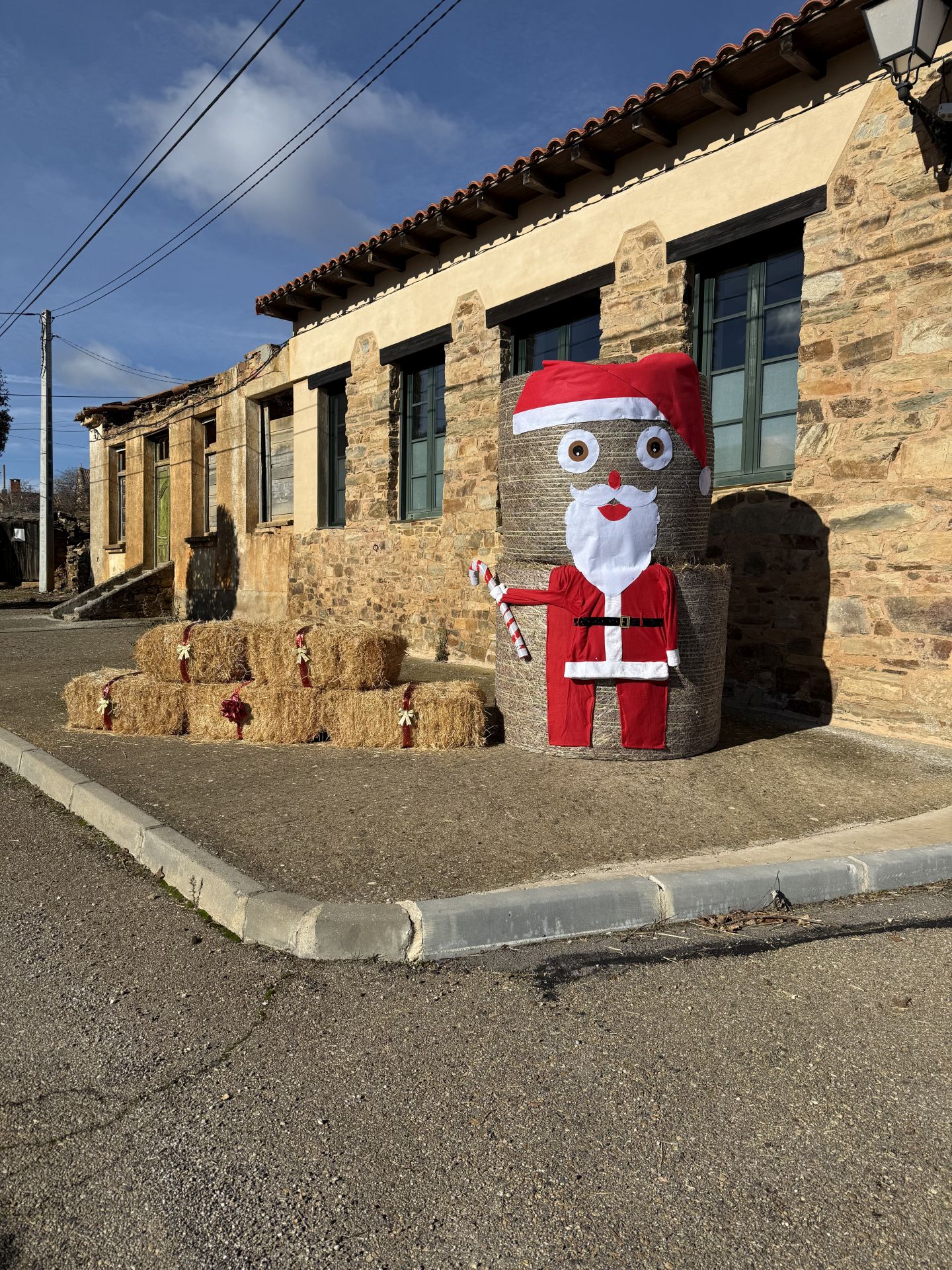 La Navidad más artesanal de un pueblo de León que decora sus calles con ...