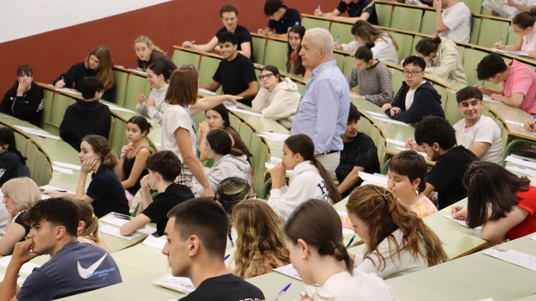Imágenes del primer día de PAU en León | leonoticias.com