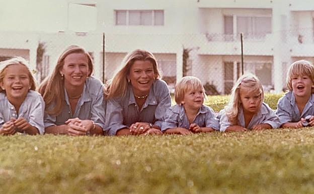 Cari y Miriam Lapique, la vida en la alta sociedad de dos dependientas ...