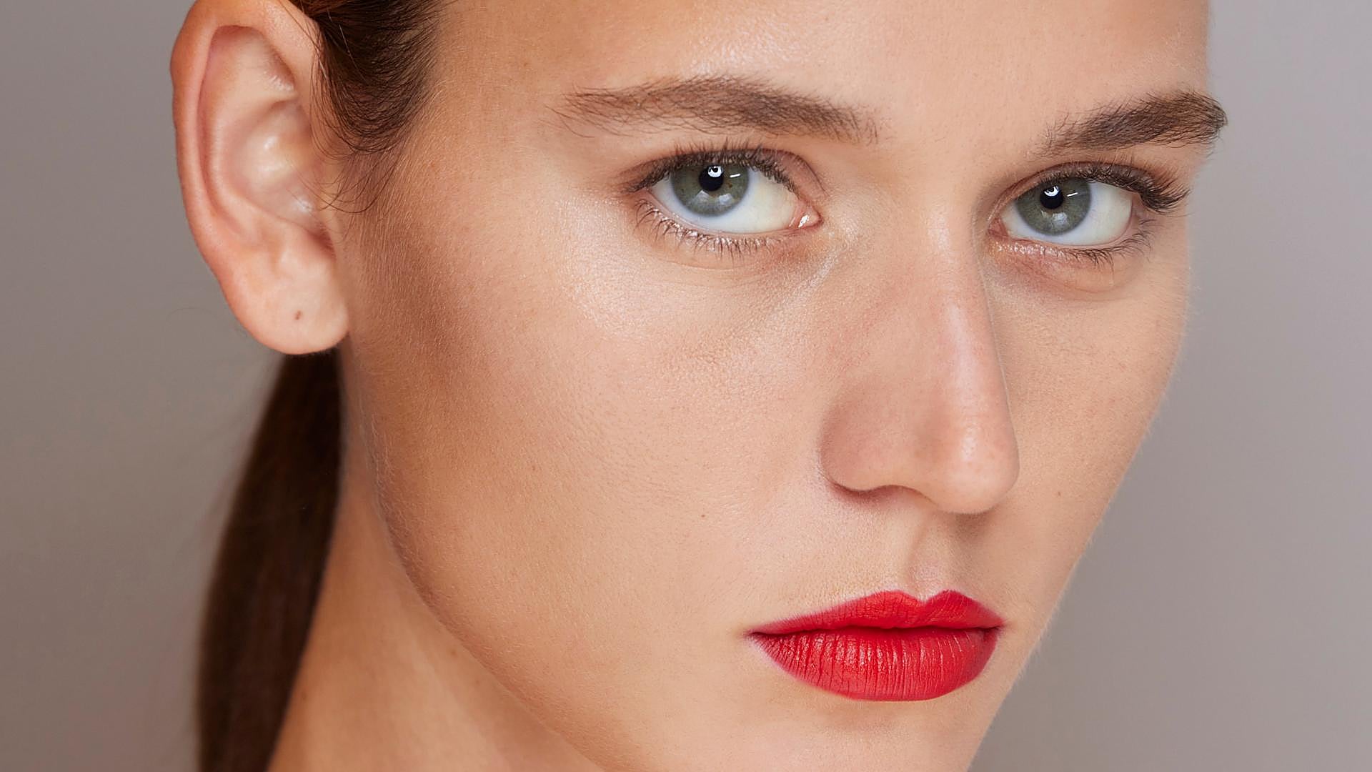 Los mejores labiales rojos: favorecen a todo tipo de piel, hidratan y ...