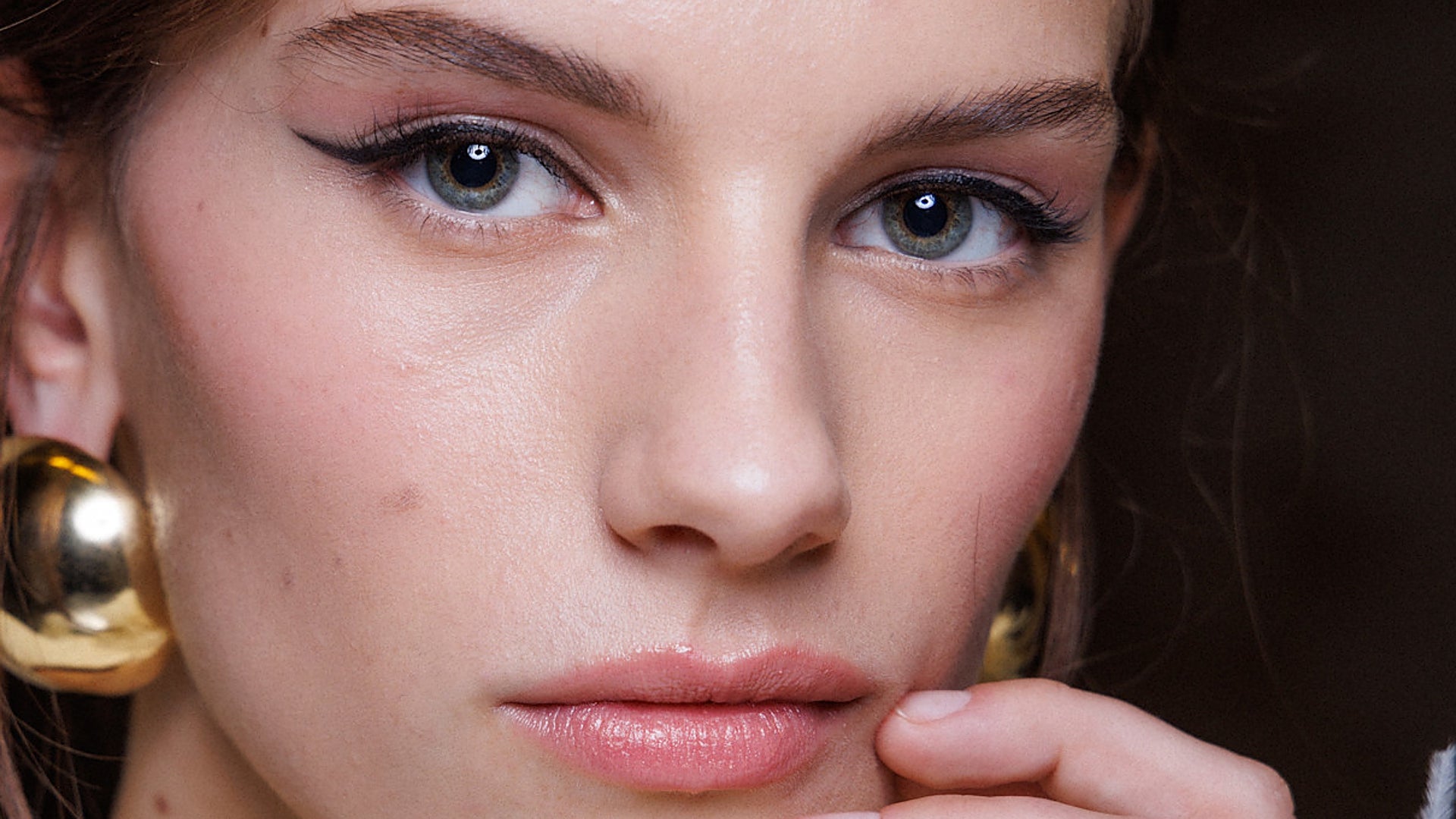 Qué es un eyeliner duocromo y por qué se ha hecho viral | Mujerhoy