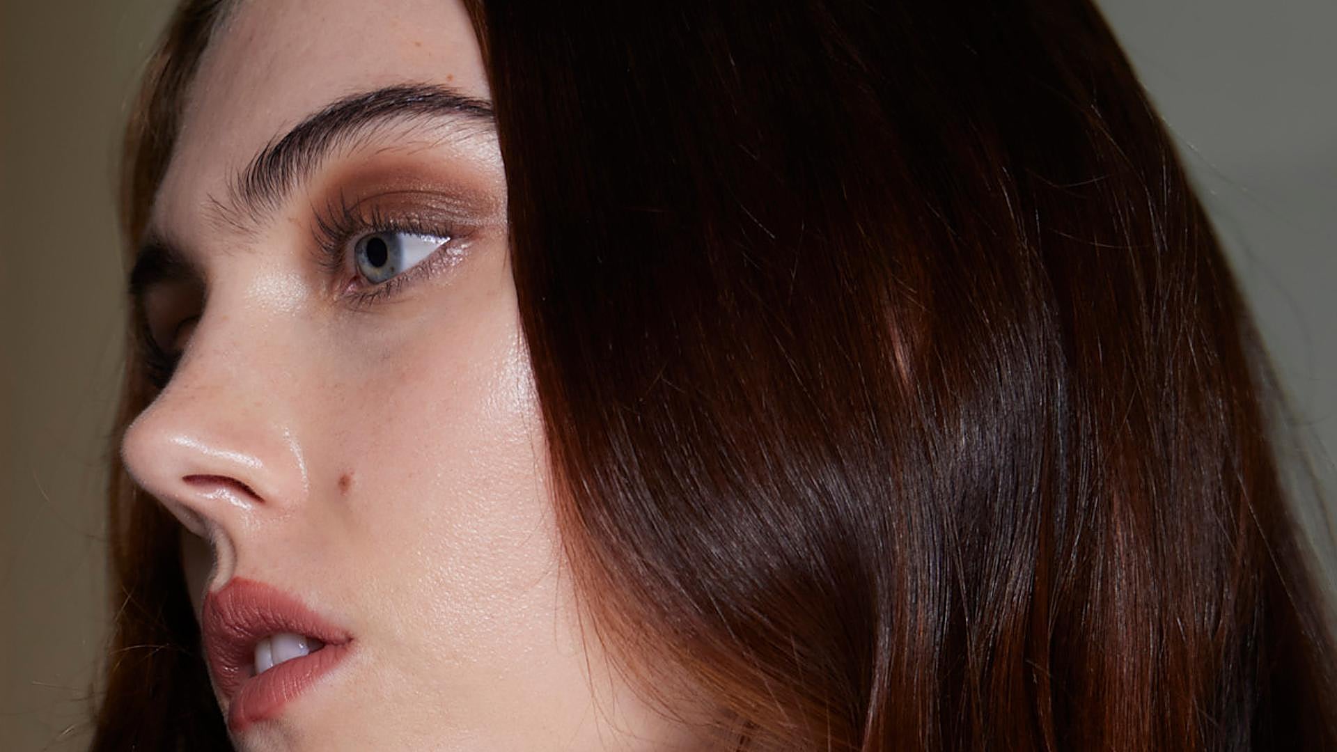 Los mejores champús para un pelo más brillante y limpio | Mujerhoy