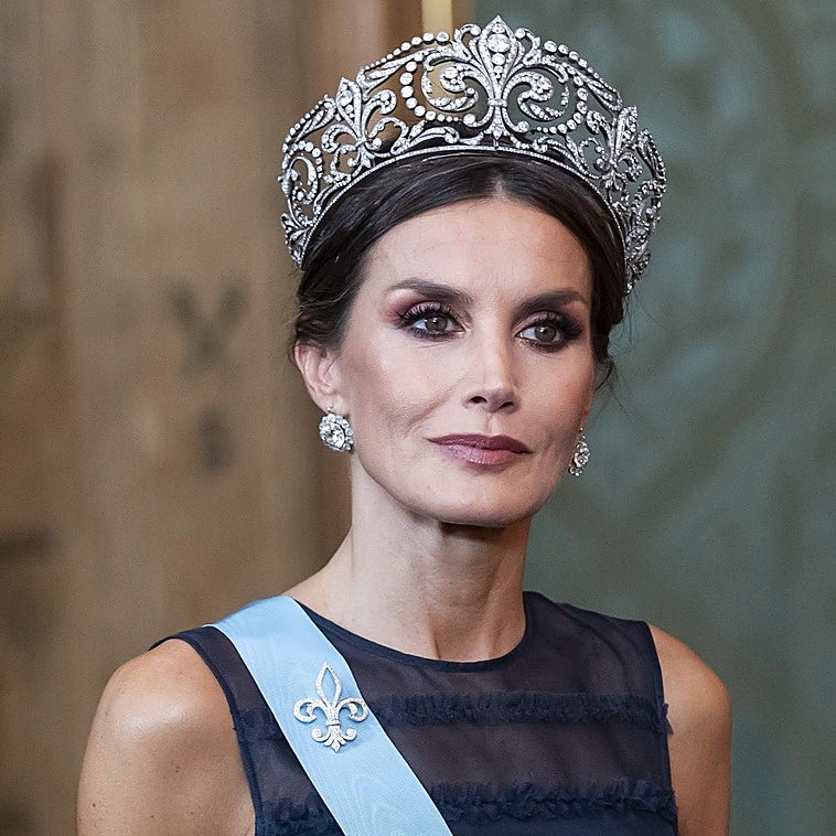 Las seis veces que la reina Letizia ha llevado la tiara Flor de Lis ...