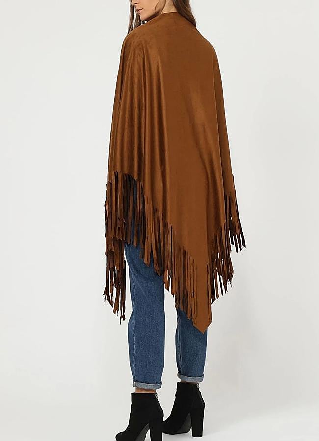 Los ponchos de flecos son la tendencia boho chic que conquista a las ...