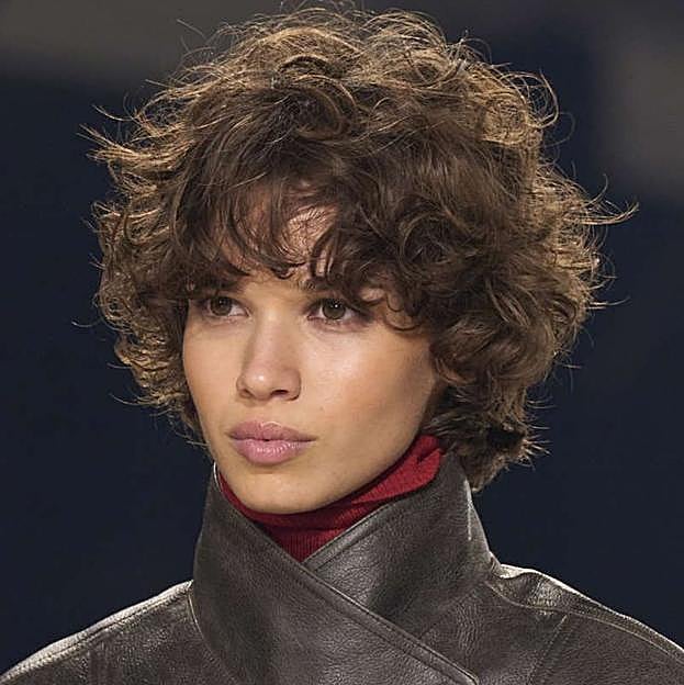 Bubble perm: la tendencia de pelo rizado ochentera que llevó Carrie ...