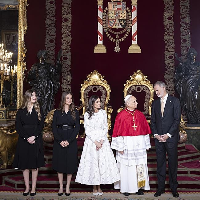 Todos los famosos que han estado con el Papa León XIV en su visita a ...