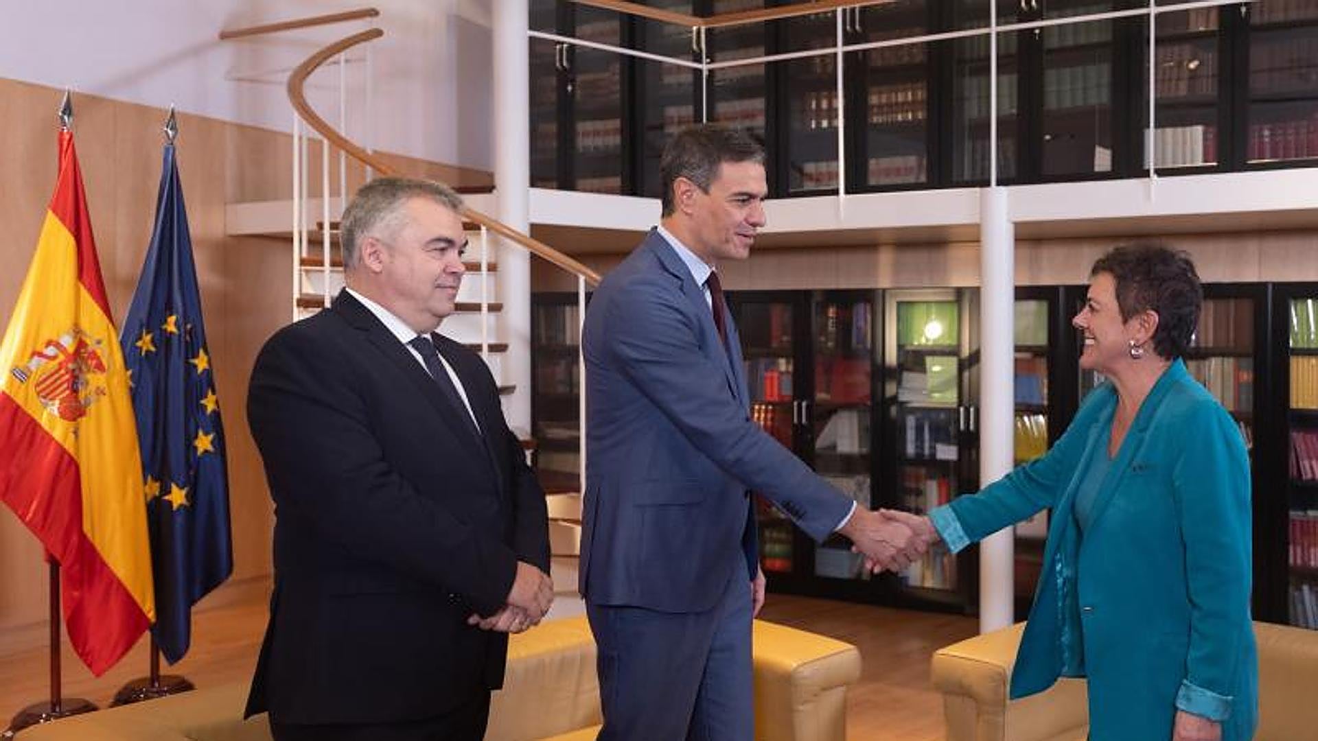 Bildu arranca al presidente el «hito» de una foto conjunta y le ...