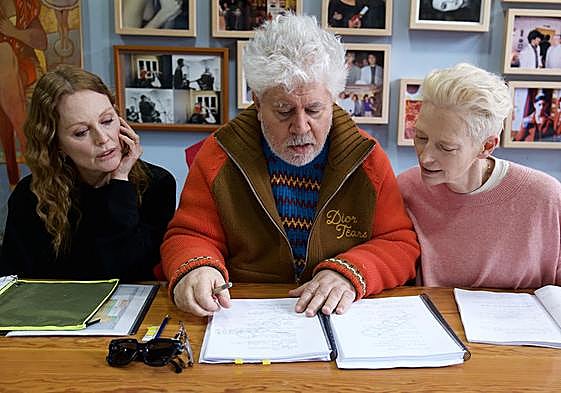 Almodóvar rodará su primer largo en inglés con Julianne Moore y Tilda ...