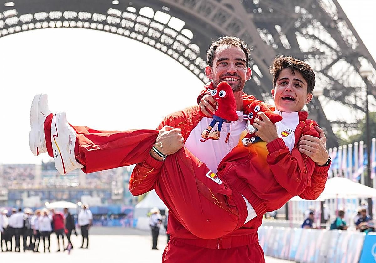 Álvaro Martín and María Pérez, Together in the Mixed Relay Walk ...