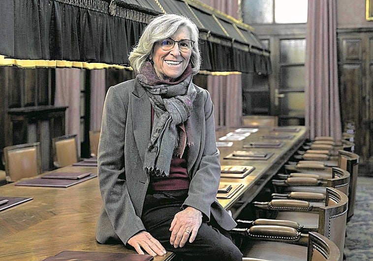 Ana M. Crespo. Presidenta de la Real Academia de Ciencias: «Ya tenemos ...