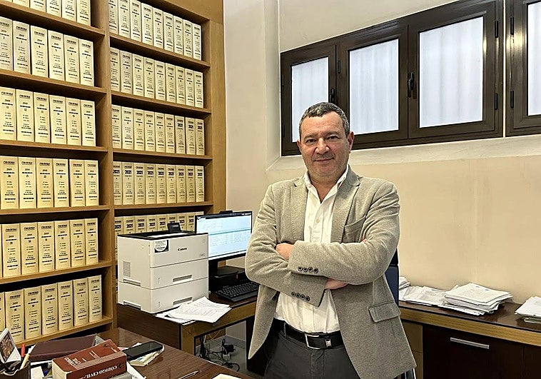 El notario que conoció antes que nadie a los ganadores de los premios ...