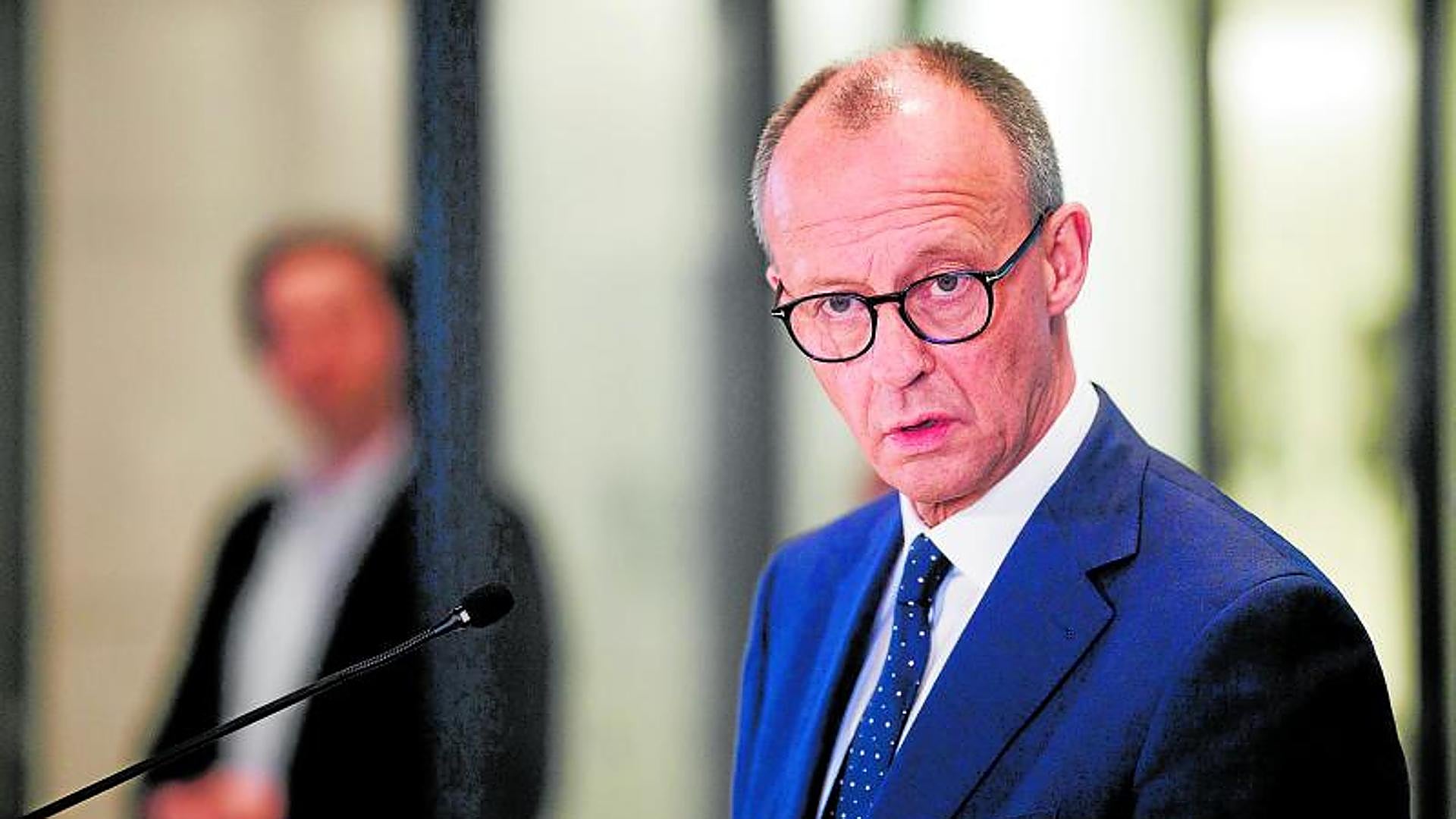 Merz reconoce que «ablandó» su postura hacia la ultraderecha por los ...