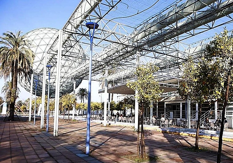 Un bar 'poligonero' en la antigua Expo92 está en el centro de la nueva ...