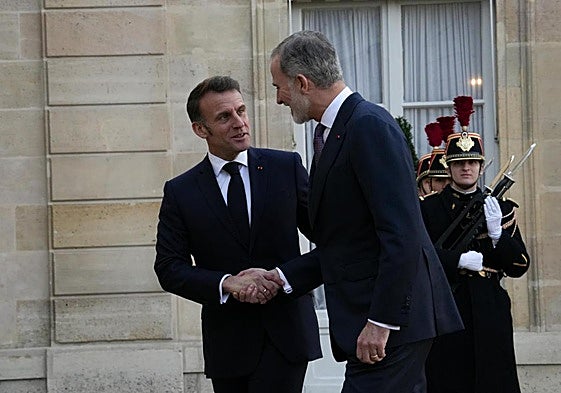 The King of Spain Visits the Palace of Versailles for the First Time ...