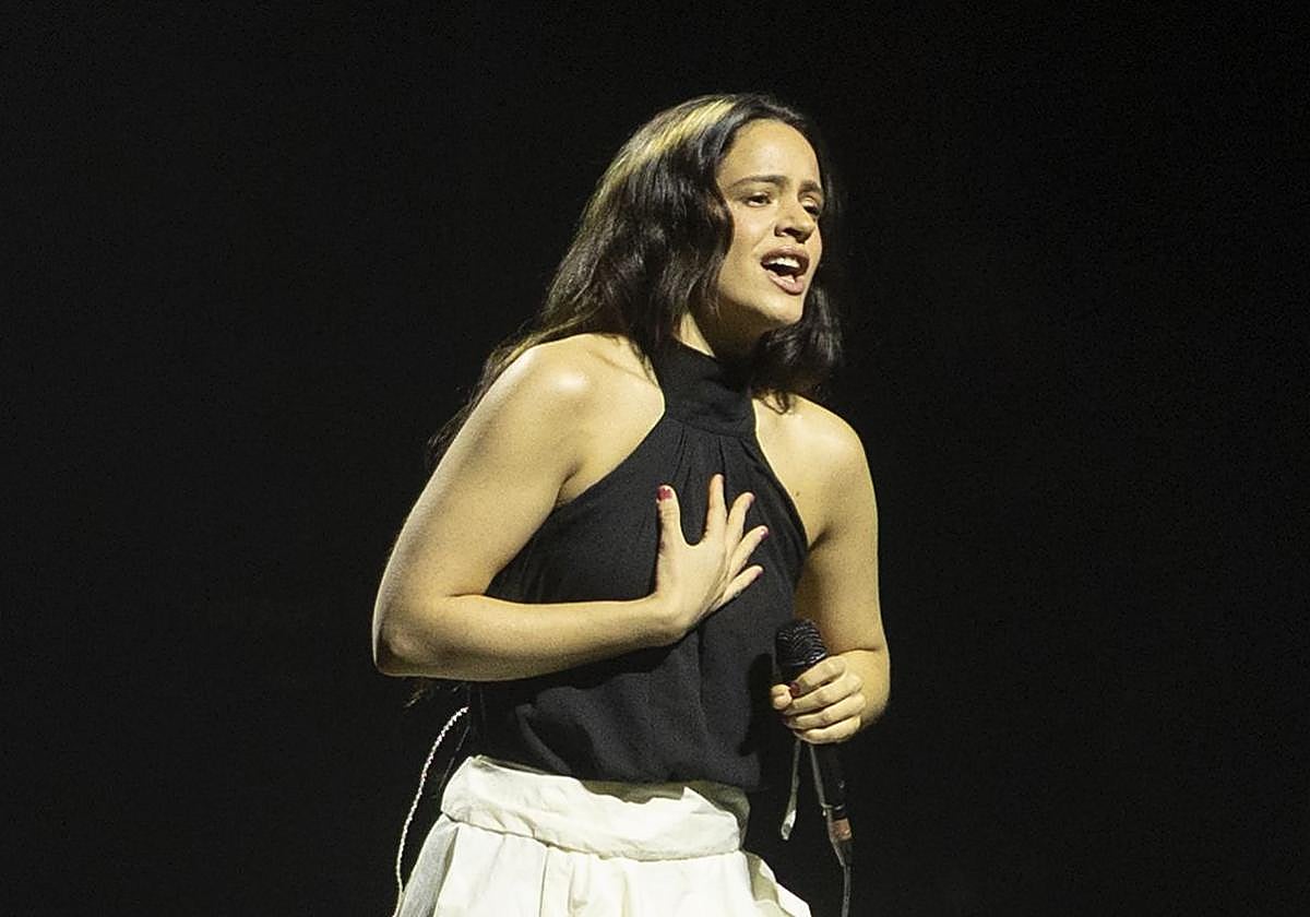 Surprise Appearance by Rosalía at a Concert for Palestine | TodoAlicante
