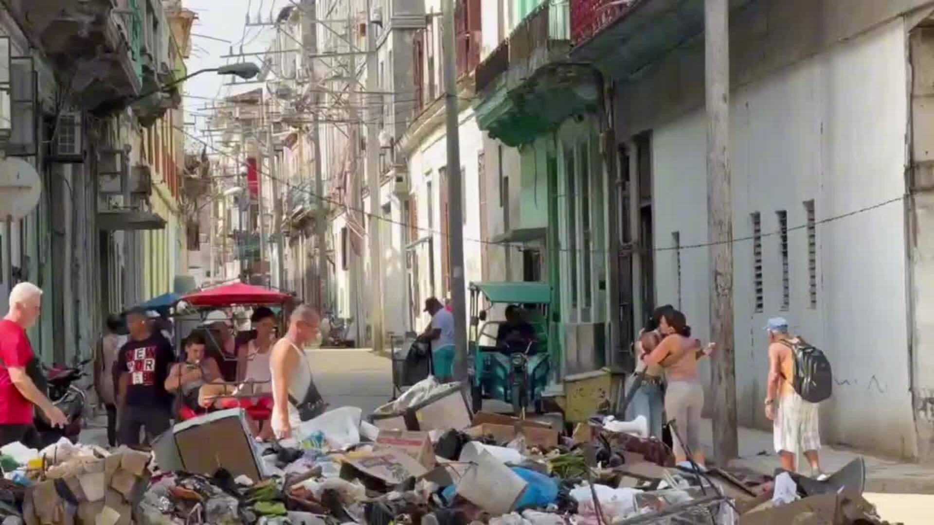 La basura invade las calles de Cuba | Las Provincias