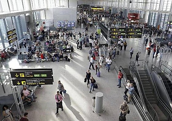 Special assistance service for passengers at Malaga Airport put up for ...