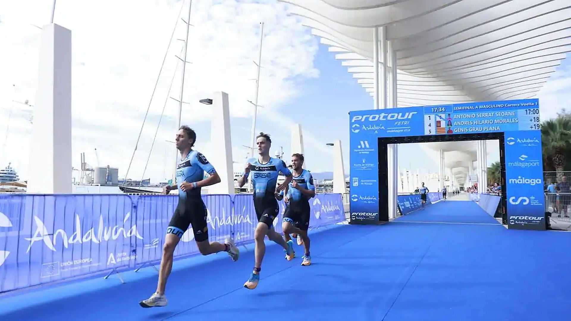 In photos... Spain's best triathletes put on a show in Malaga's Muelle ...