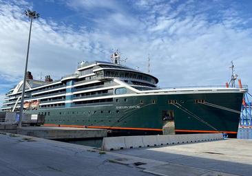 Super-luxury expedition cruise ship Seabourn Venture docks in Malaga ...